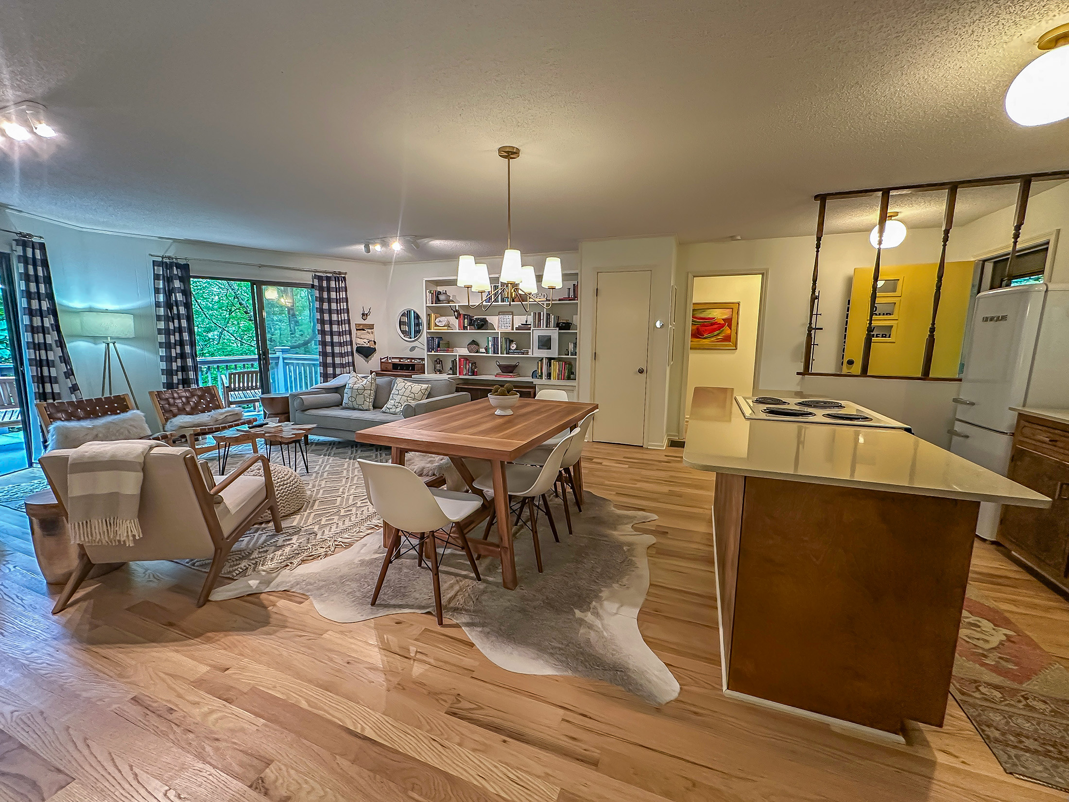 Discover Your Dream Home at 278 W Sugarbush Dr!